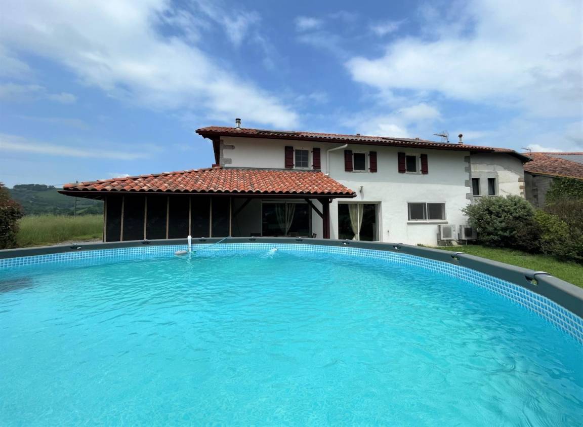 140 M² Gîte ∙ 4 Chambres ∙ 8 Personnes - Pays basque français