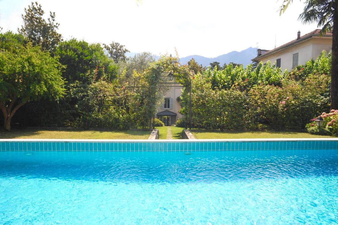 450 M² Villa ∙ 5 Bedrooms ∙ 9 Guests - Como