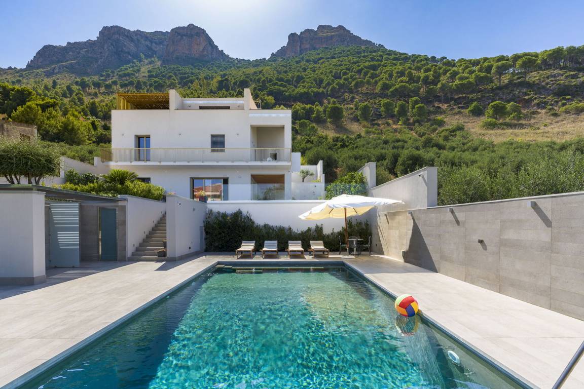 300 M² Villa ∙ 6 Chambres ∙ 12 Personnes - Castellammare del Golfo