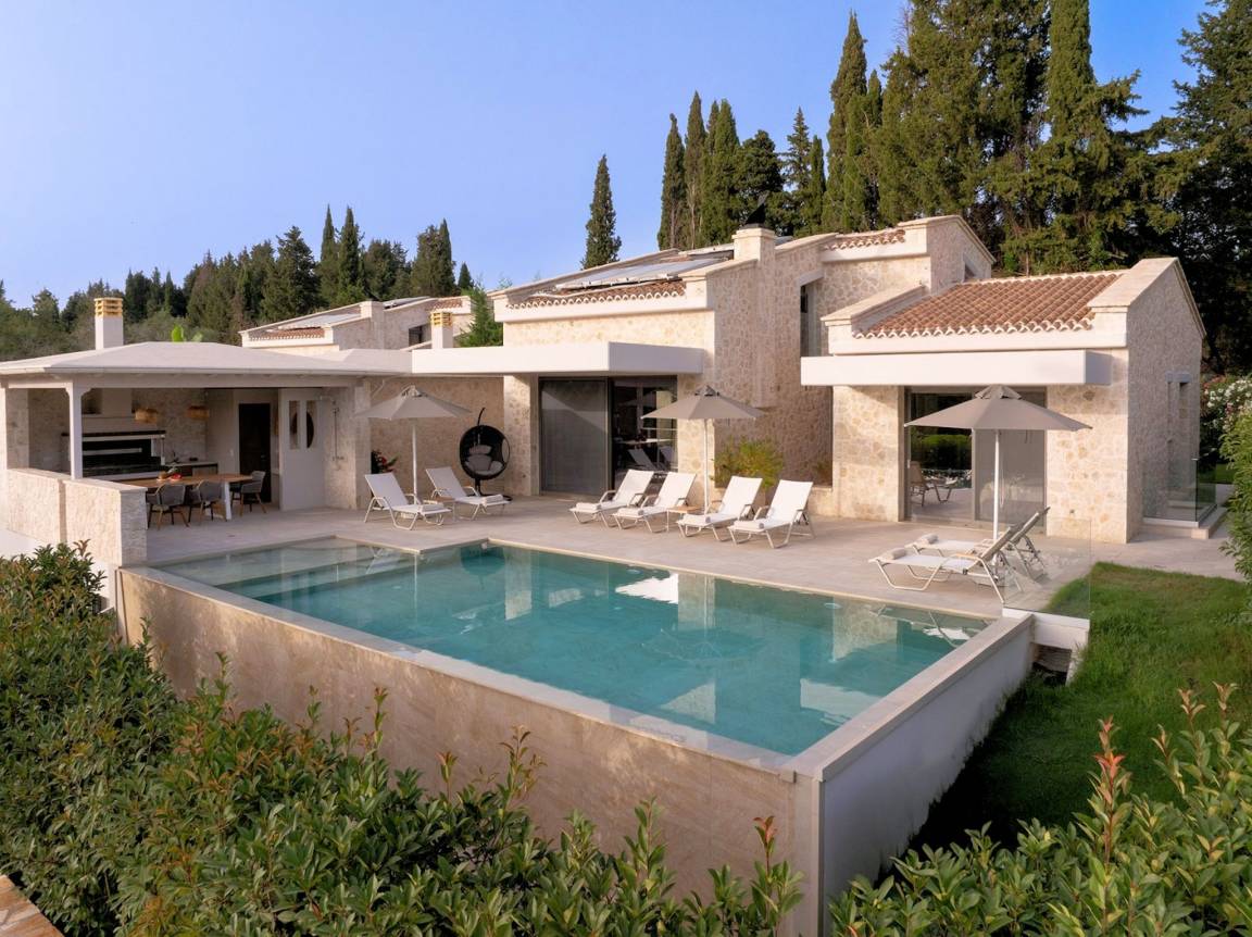 Villa ∙ 5 Bedrooms ∙ 10 Guests - Corfu