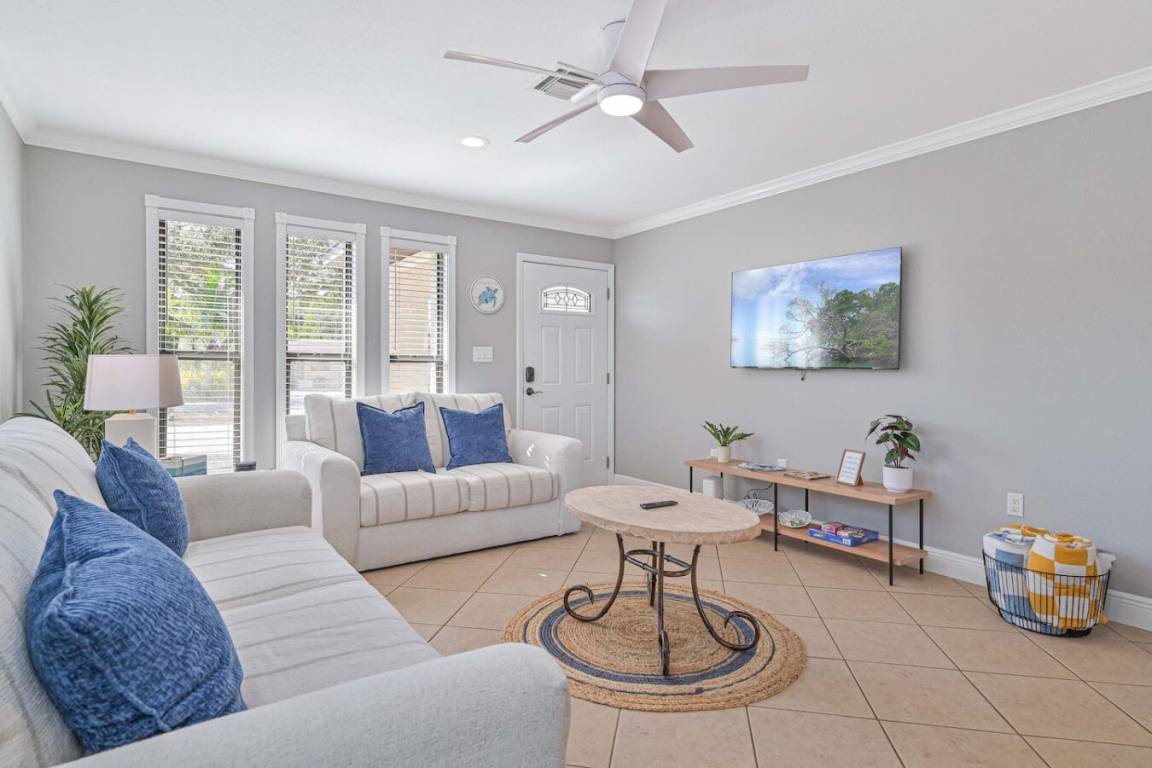 Apartment ∙ 2 Bedrooms ∙ 4 Guests - Estero, FL