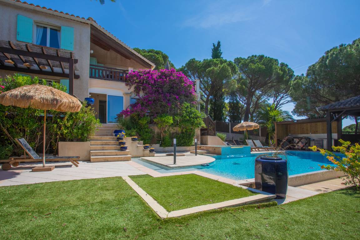 250 M² Villa ∙ 8 Chambres ∙ 16 Personnes - Sainte-Maxime