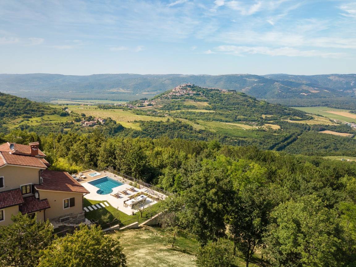 300 M² Villa ∙ 3 Chambres ∙ 6 Personnes - Motovun