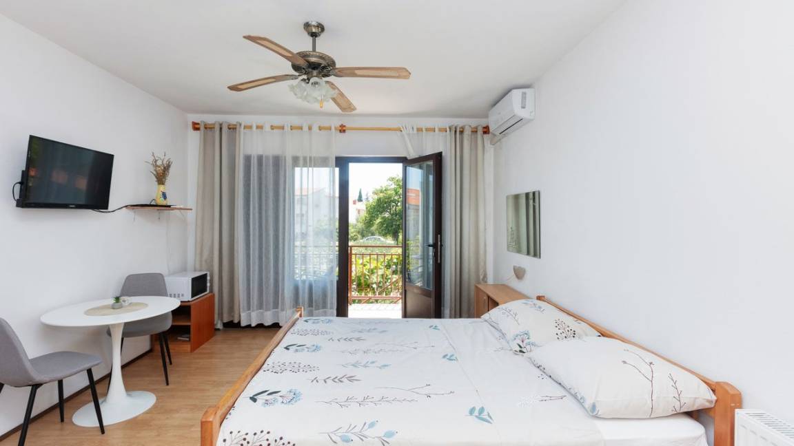 16 M² Hotel ∙ 1 Bedroom ∙ 2 Guests - Murter