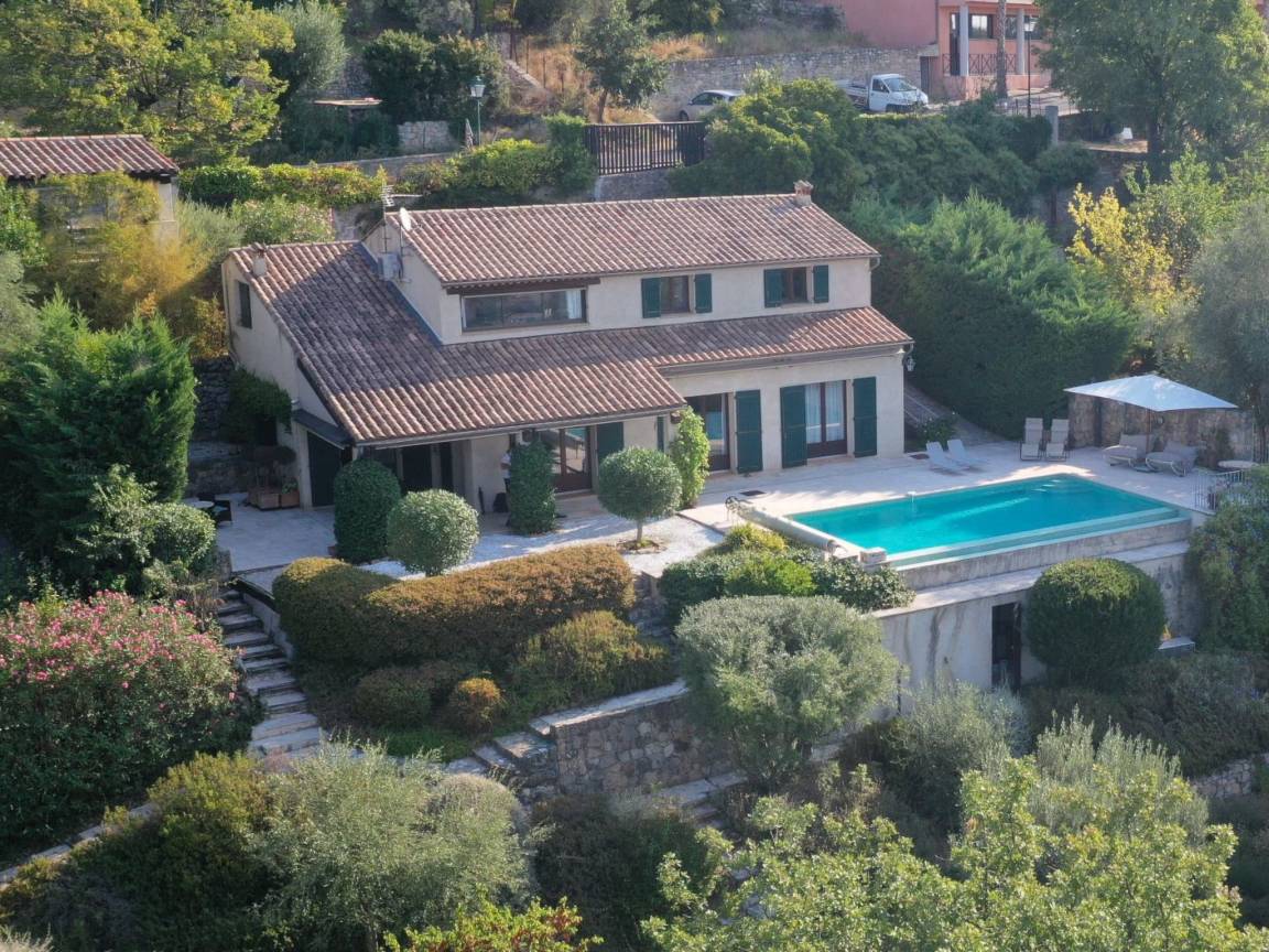 239 M² Maison De Vacances ∙ 5 Chambres ∙ 10 Personnes - Montauroux