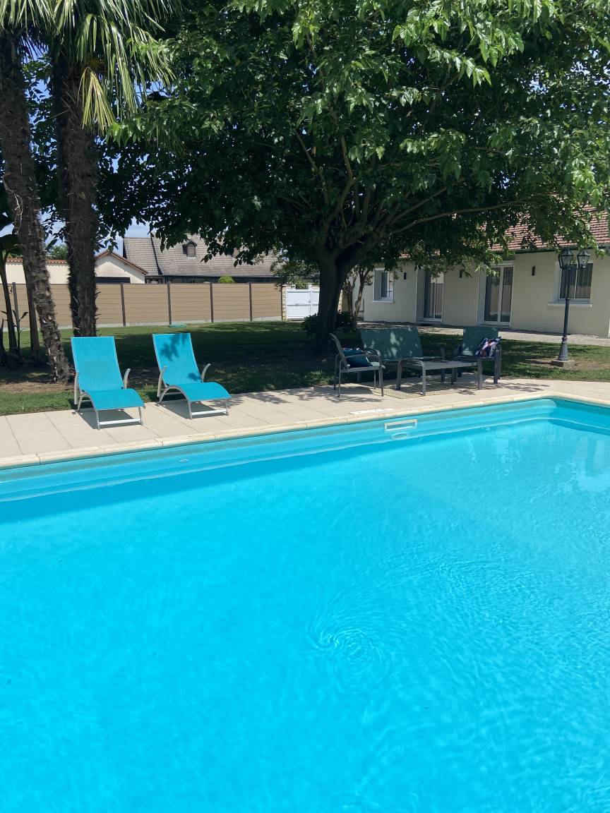 205 M² House ∙ 4 Bedrooms ∙ 7 Guests - Pau