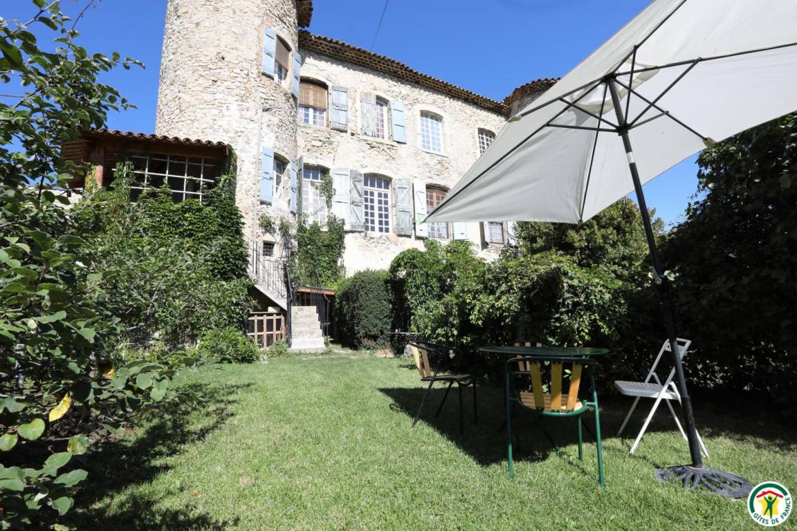 70 M² Gîte ∙ 1 Chambre ∙ 4 Personnes - Drôme