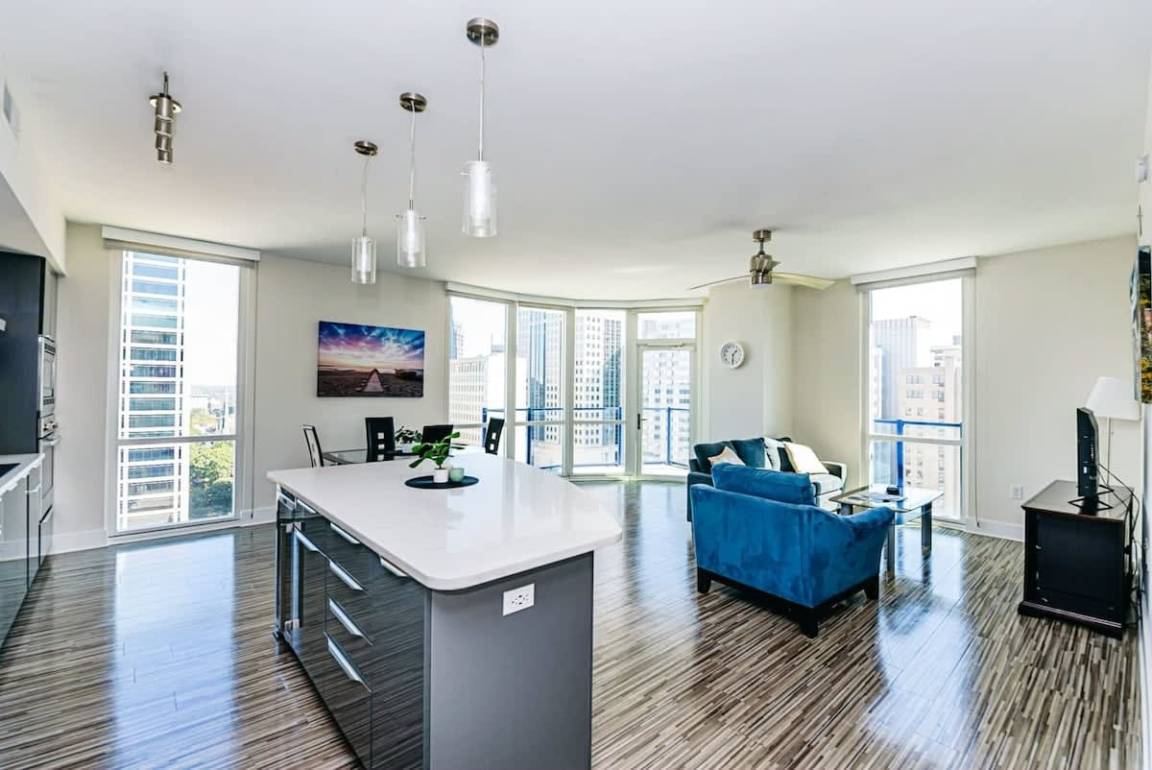 102 M² Apartment ∙ 2 Bedrooms ∙ 5 Guests - Charlotte, NC