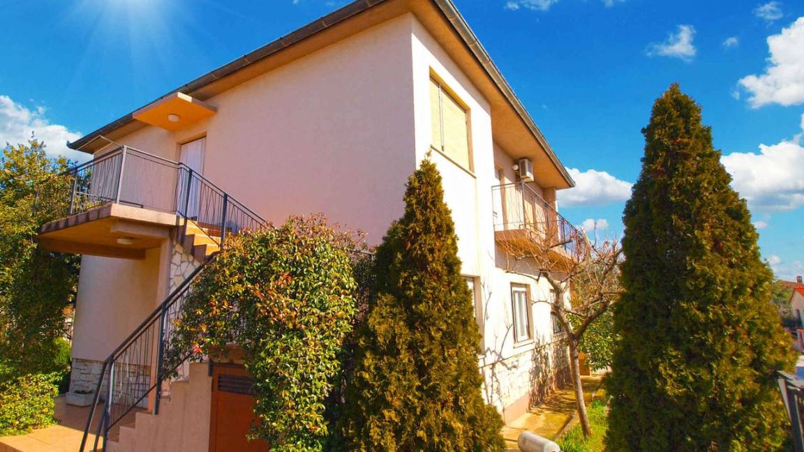 64 M² Apartment ∙ 2 Bedrooms ∙ 4 Guests - Pula
