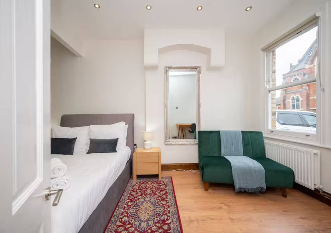 111 M² House ∙ 4 Bedrooms ∙ 8 Guests - London