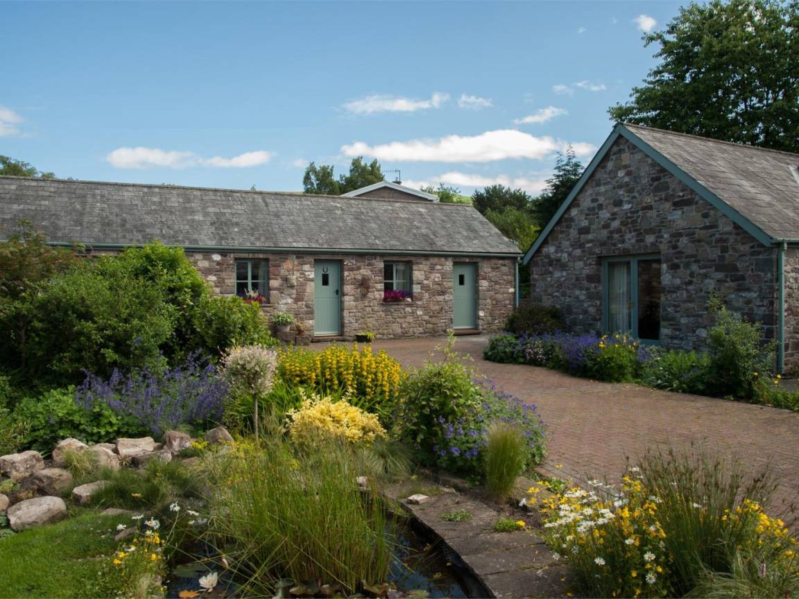 Cottage ∙ 2 Bedrooms ∙ 4 Guests - Llangorse Lake