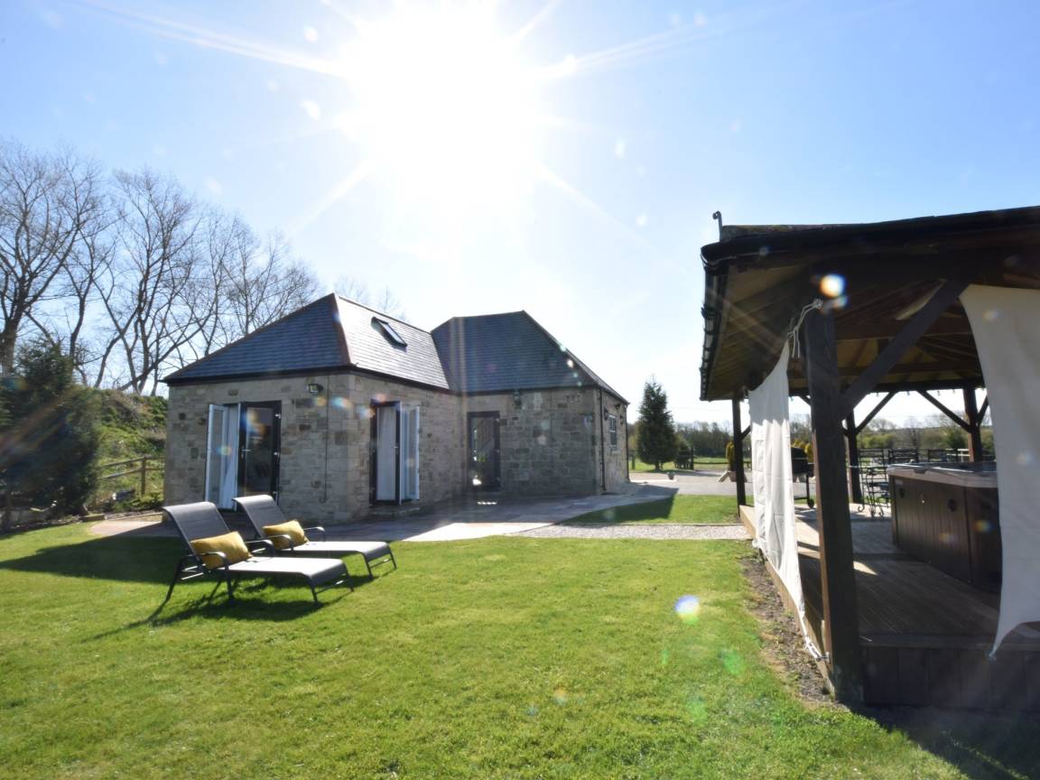 Cottage ∙ 2 Bedrooms ∙ 4 Guests - Durham