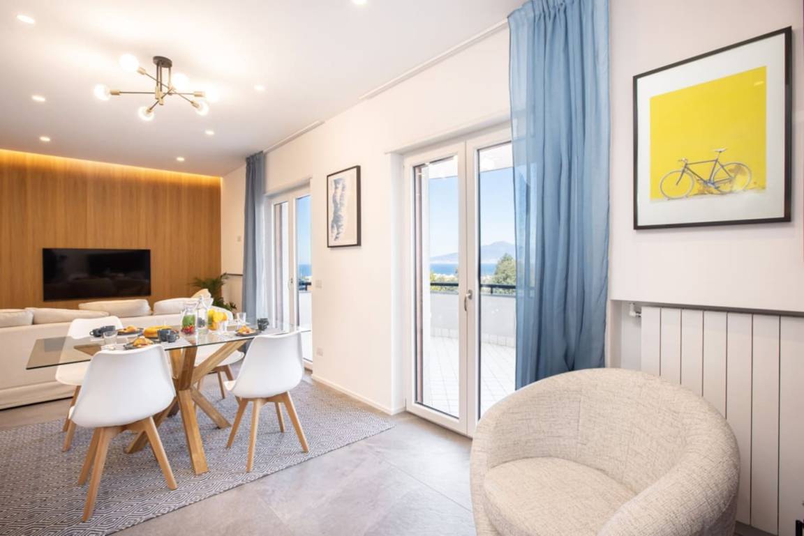 140 M² Apartamento ∙ 3 Habitaciones ∙ 7 Huéspedes - Sorrente