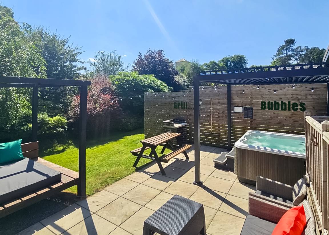 Chalet ∙ 2 Bedrooms ∙ 4 Guests - Beverley