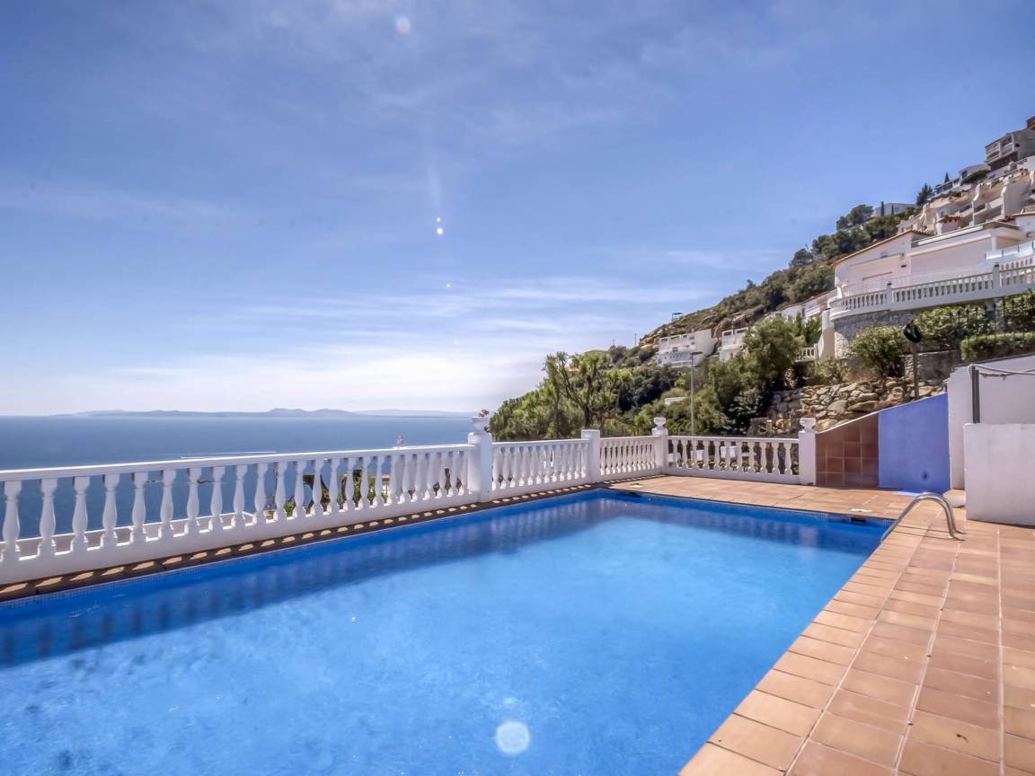 60 M² House ∙ 1 Bedroom ∙ 4 Guests - Cadaqués