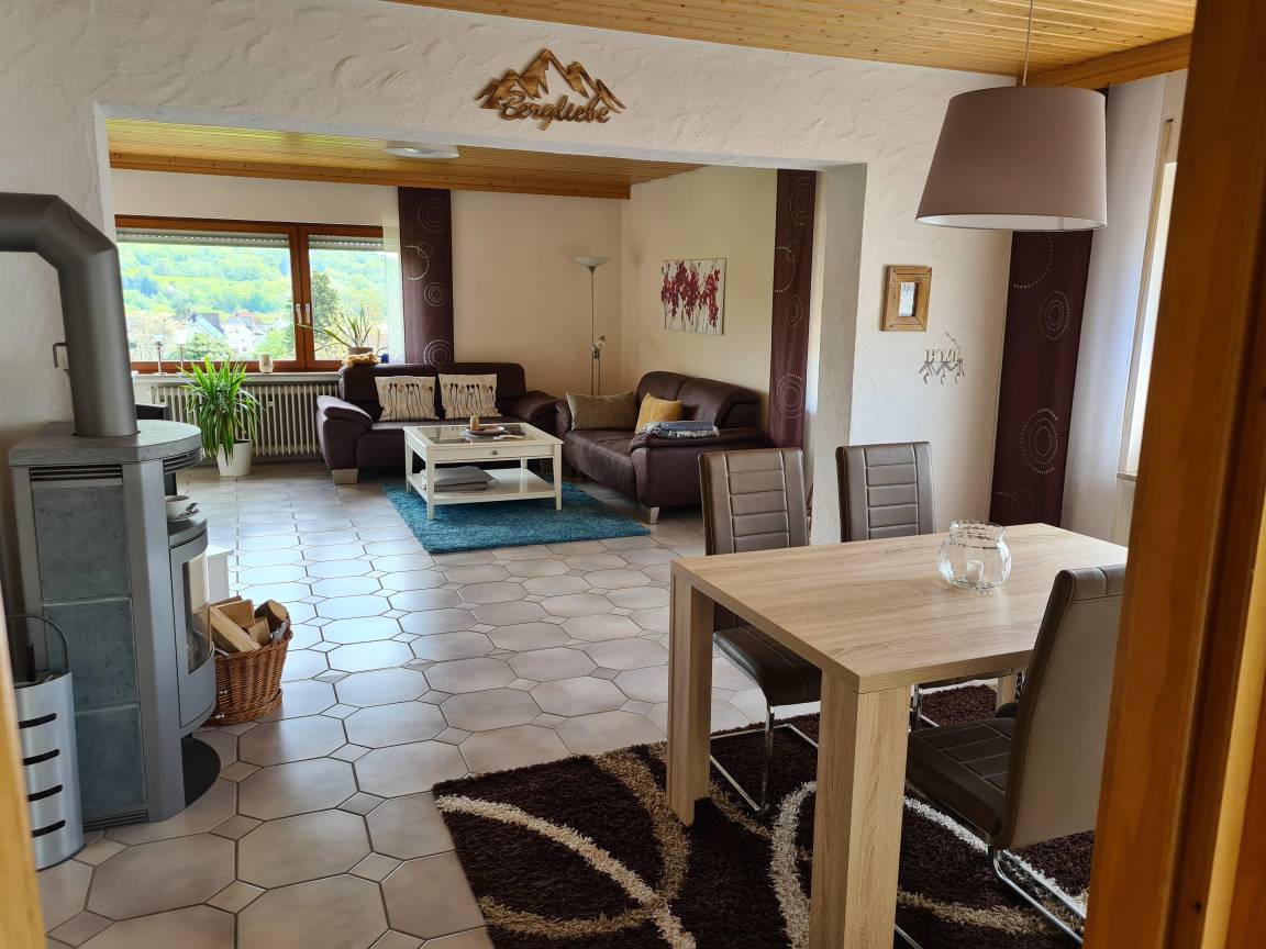 92 M² Huoneisto ∙ 2 Makuuhuonetta ∙ 4 Vierasta - Westerburg