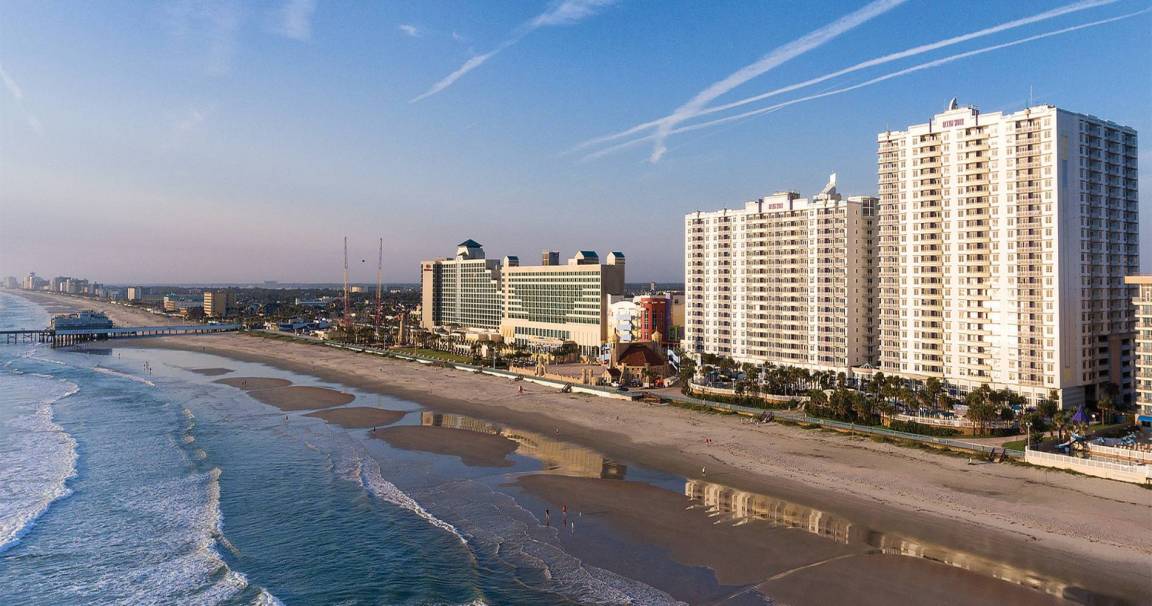121 M² Resort ∙ 2 Bedrooms ∙ 8 Guests - Daytona Beach, FL