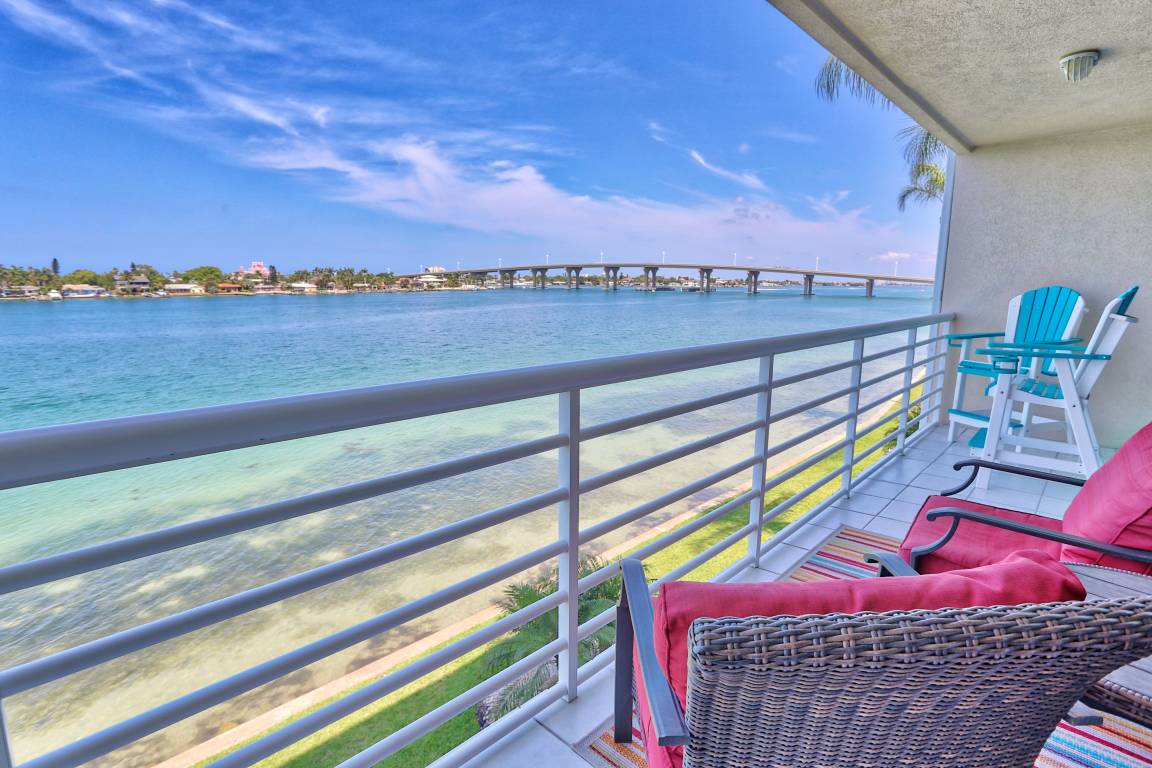 116 M² Condo ∙ 2 Bedrooms ∙ 6 Guests - St. Petersburg, FL