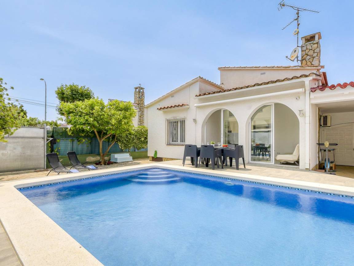 100 M² Maison De Vacances ∙ 3 Chambres ∙ 6 Personnes - Empuriabrava
