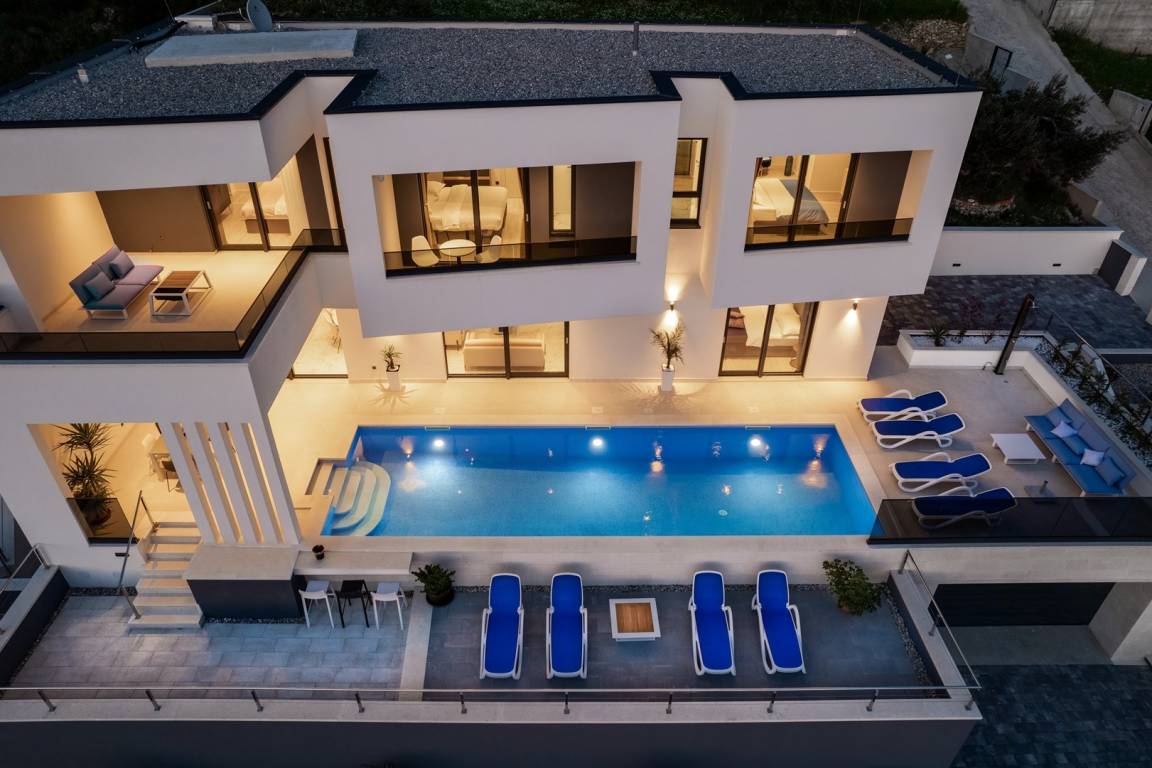 280 M² Villa ∙ 4 Schlafzimmer ∙ 8 Gäste - Makarska
