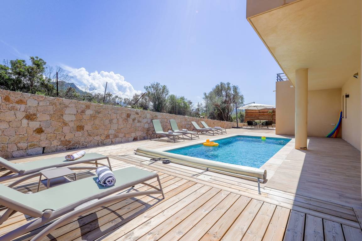 160 M² Villa ∙ 4 Chambres ∙ 8 Personnes - Belgodère