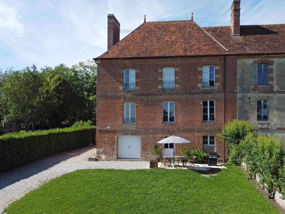 150 M² Cottage ∙ 4 Chambres ∙ 8 Personnes - Argentan