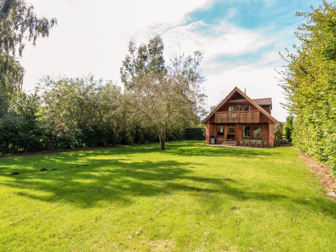 Cottage ∙ 4 Bedrooms ∙ 6 Guests - Old Hunstanton