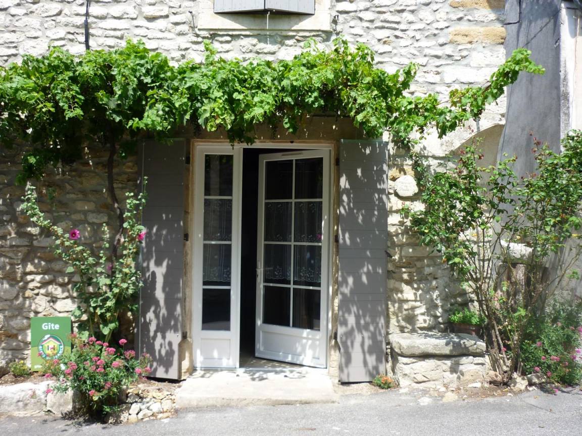 52 M² Gîte ∙ 2 Chambres ∙ 4 Personnes - Suze-la-Rousse