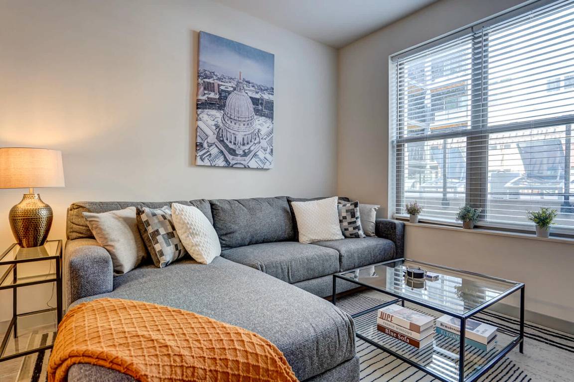 56 M² Apartment ∙ 1 Bedroom ∙ 2 Guests - Madison