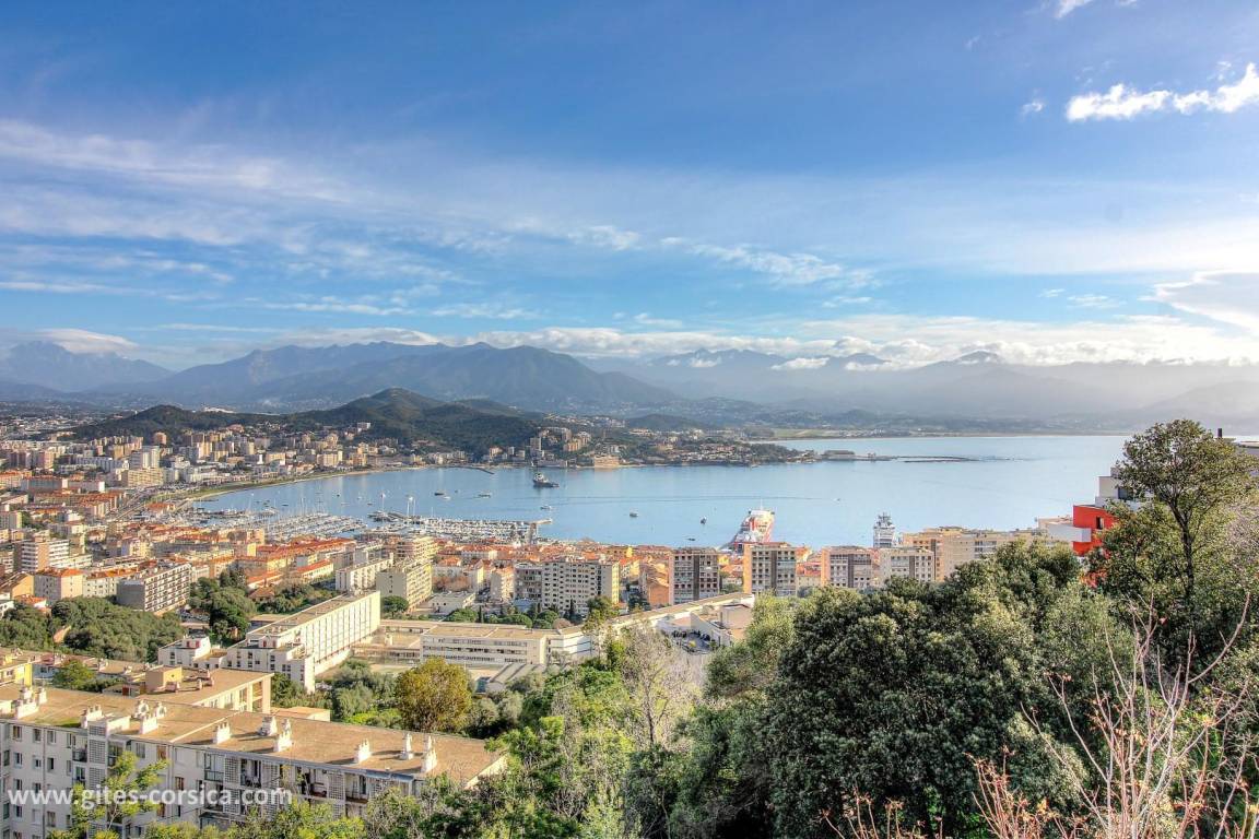 180 M² Gîte ∙ 5 Chambres ∙ 10 Personnes - Ajaccio