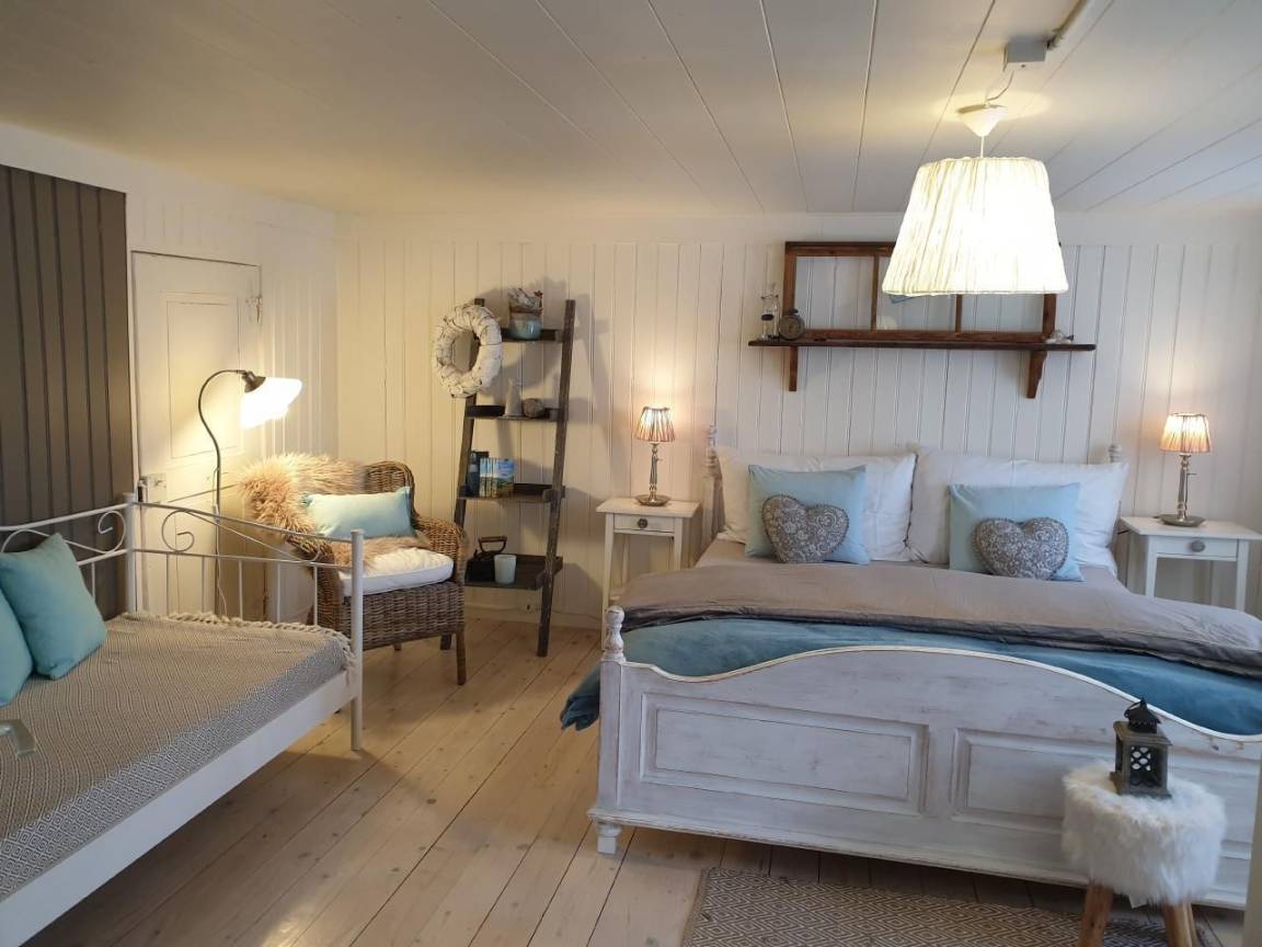 75 M² Appartement ∙ 1 Chambre ∙ 5 Personnes - Büron