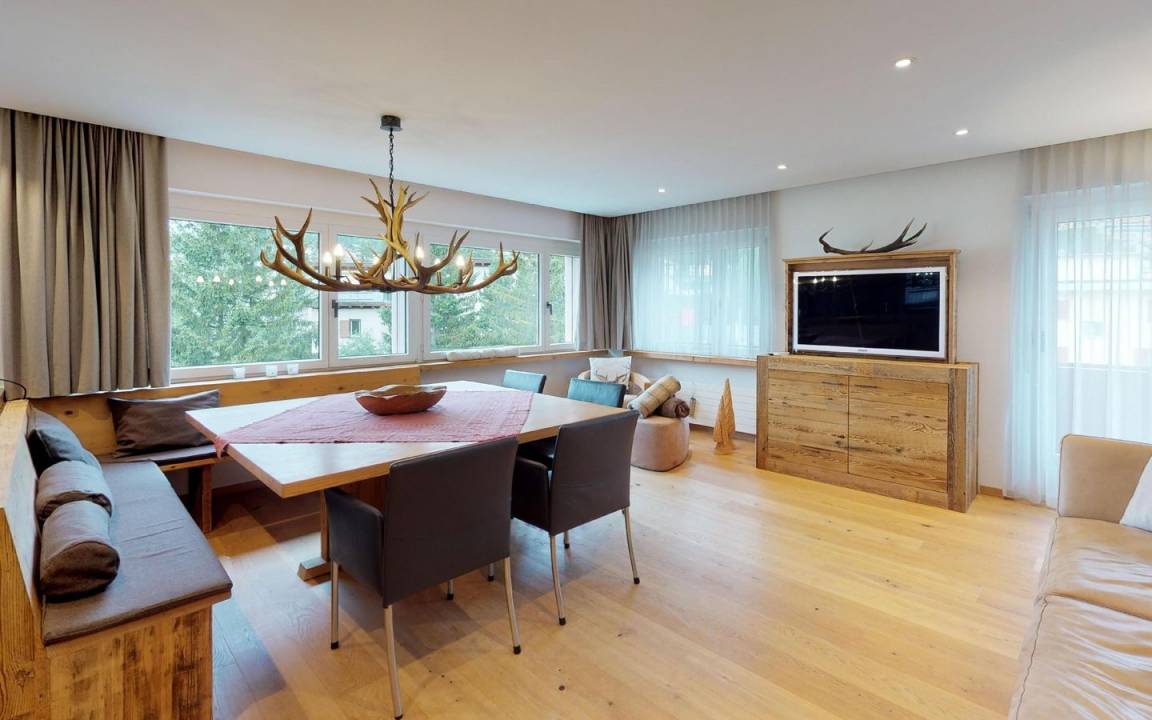 120 M² Ferienwohnung ∙ 3 Schlafzimmer ∙ 6 Gäste - Celerina/Schlarigna