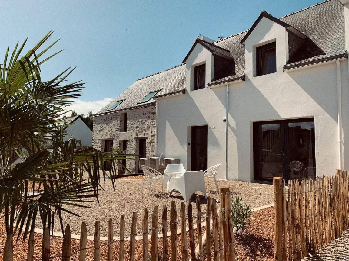 60 M² Gîte ∙ 2 Chambres ∙ 4 Personnes - Ambon