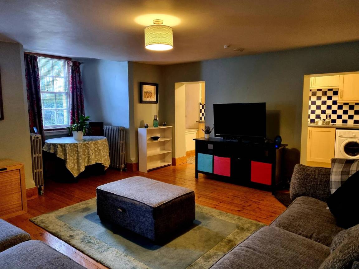 Apartment ∙ 1 Bedroom ∙ 4 Guests - Carmarthen