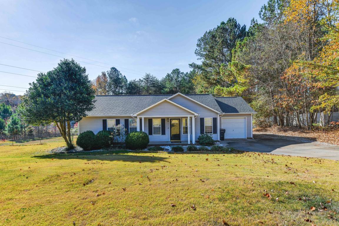 102 M² House ∙ 2 Bedrooms ∙ 5 Guests - Zootastic Park, Troutman