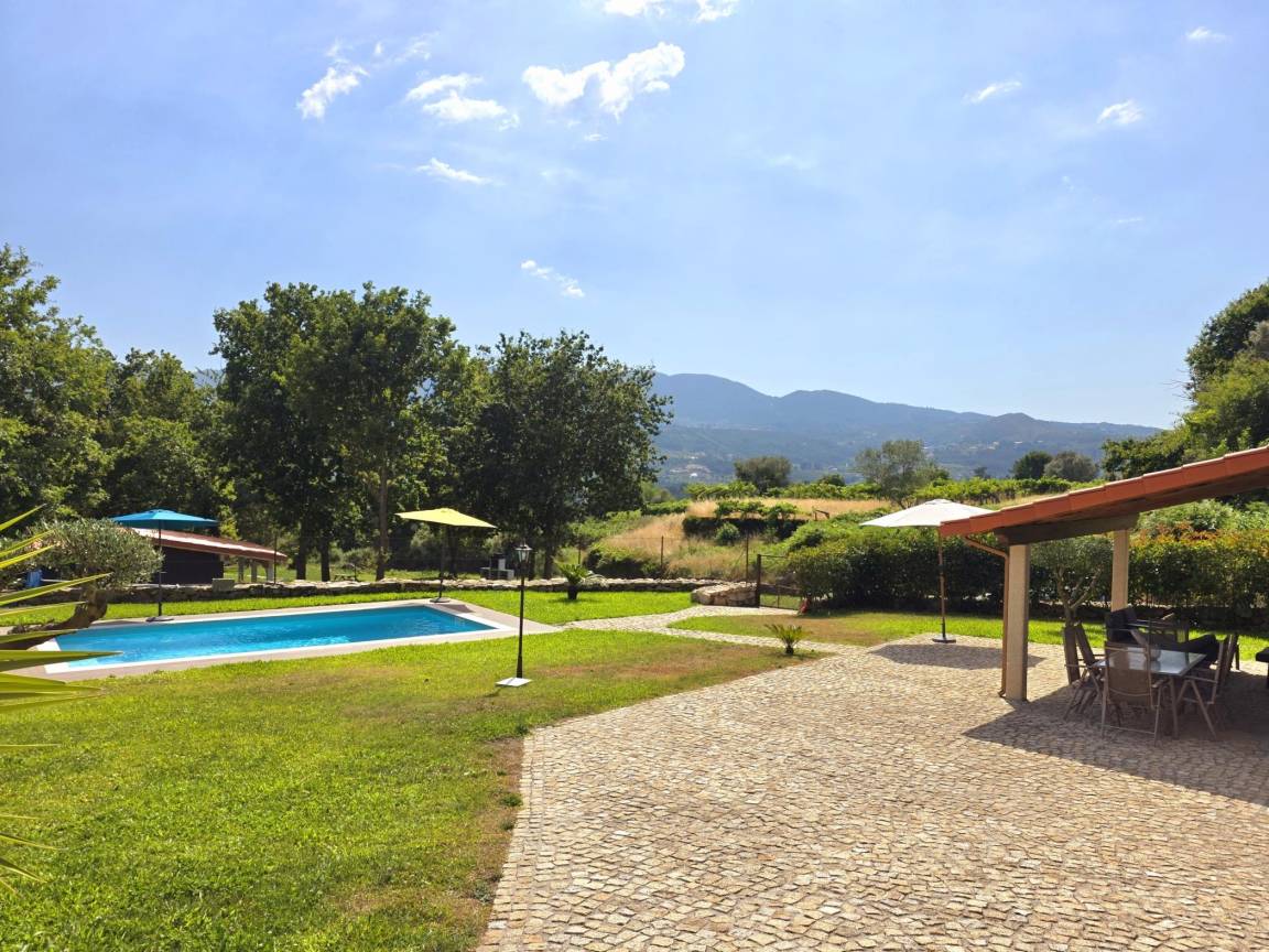 190 M² Cottage ∙ 3 Bedrooms ∙ 8 Guests - Bela