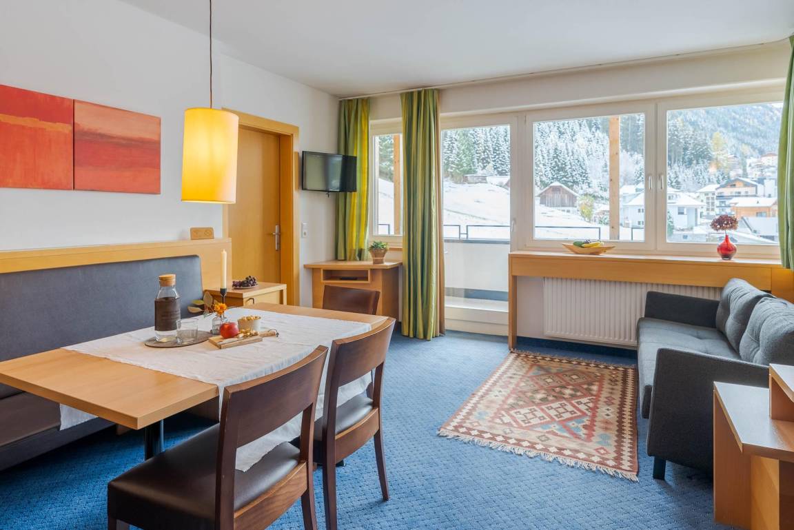 61 M² Ferienwohnung ∙ 2 Schlafzimmer ∙ 5 Gäste - Ischgl