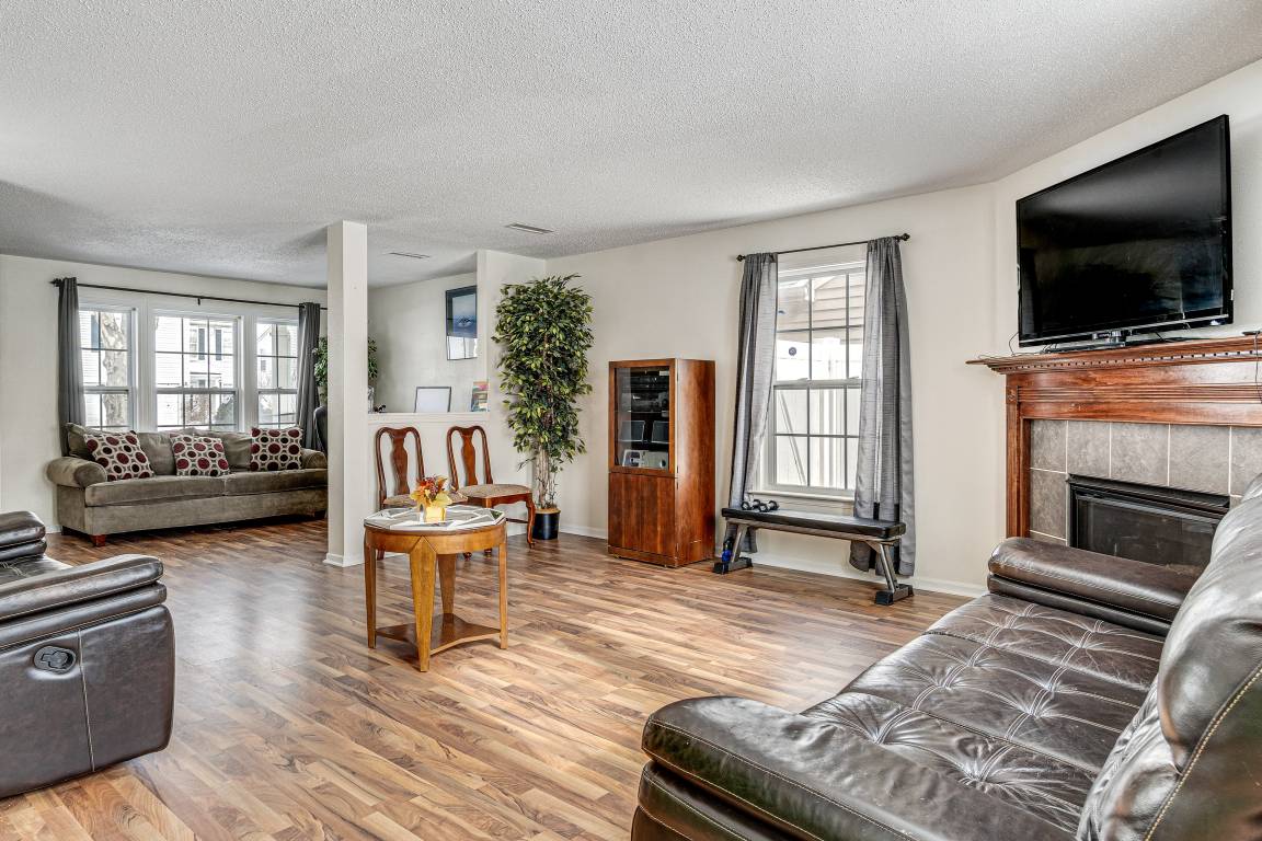 192 M² House ∙ 4 Bedrooms ∙ 8 Guests - Avon, IN