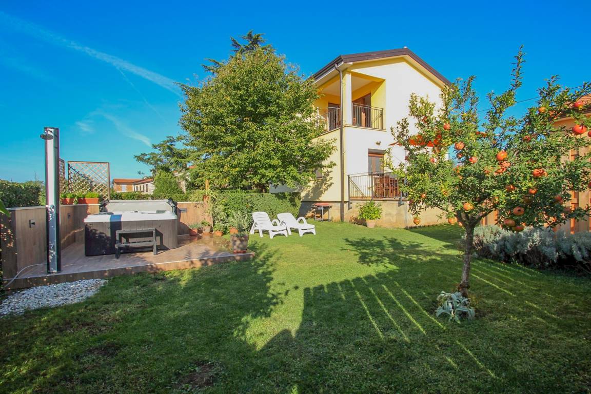 73 M² Casa ∙ 2 Habitaciones ∙ 4 Huéspedes - Novigrad