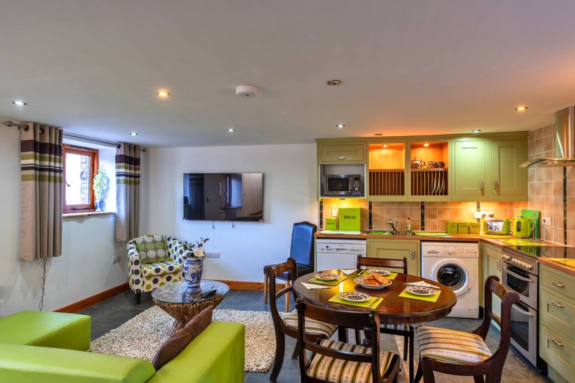 80 M² Cottage ∙ 2 Bedrooms ∙ 4 Guests - Sidmouth