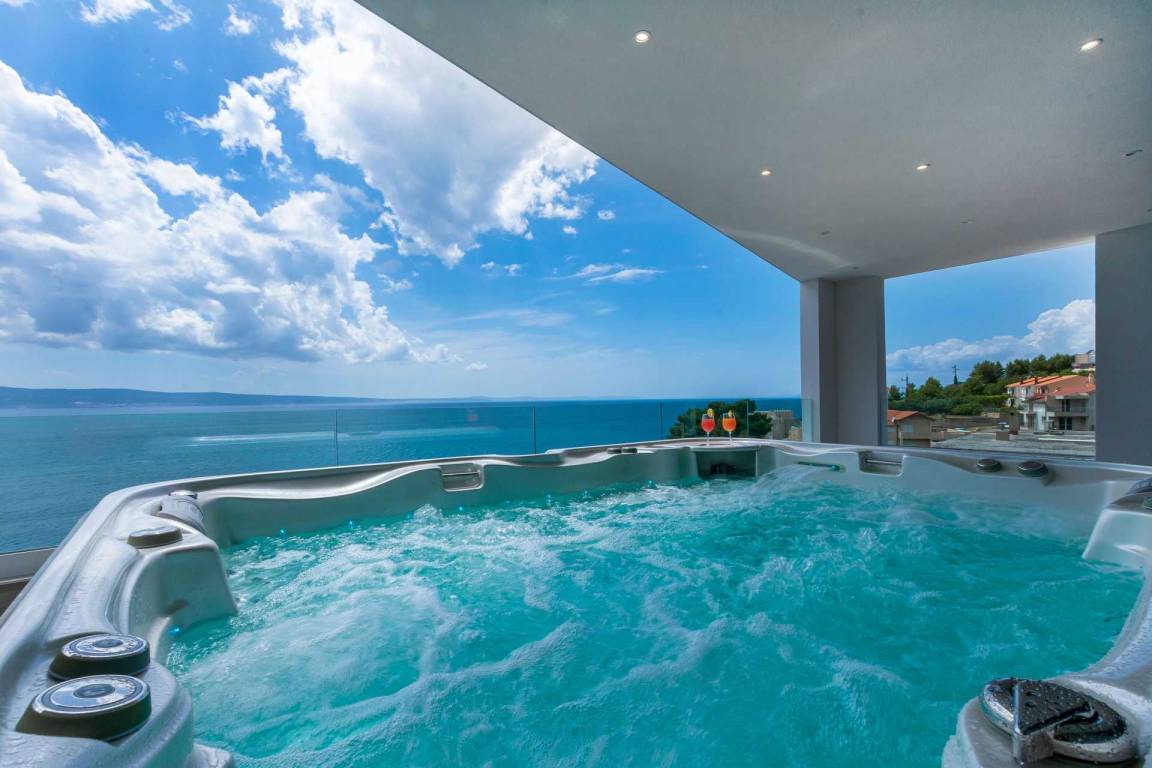 700 M² Villa ∙ 10 Schlafzimmer ∙ 20 Gäste - Omiš