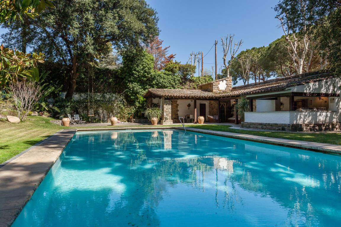 350 M² Villa ∙ 5 Bedrooms ∙ 10 Guests - Cabrils