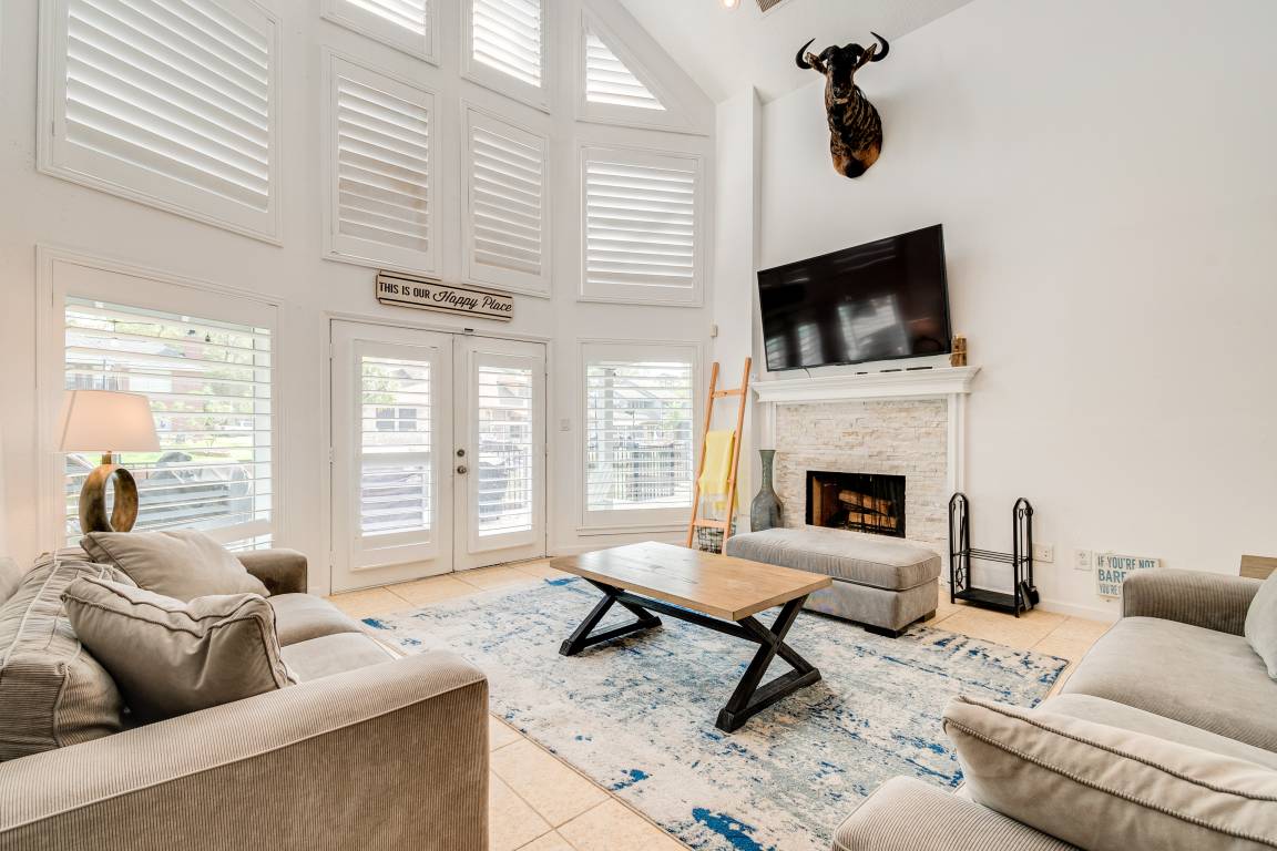 357 M² House ∙ 4 Bedrooms ∙ 20 Guests - Conroe, TX
