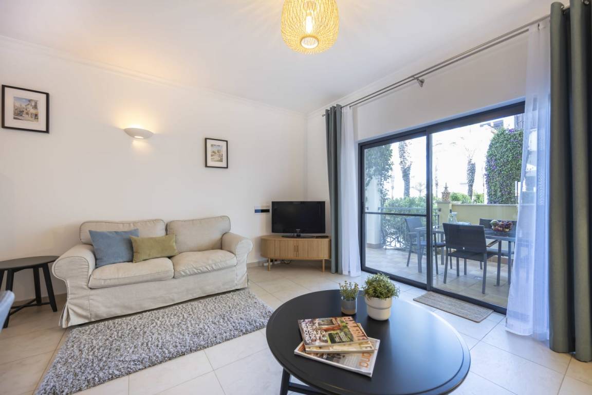 97 M² Apartment ∙ 2 Bedrooms ∙ 4 Guests - Faro District