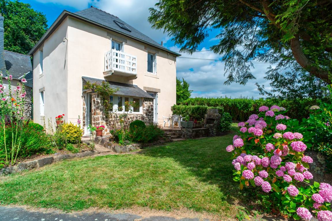 90 M² Maison De Vacances ∙ 3 Chambres ∙ 6 Personnes - Plomodiern