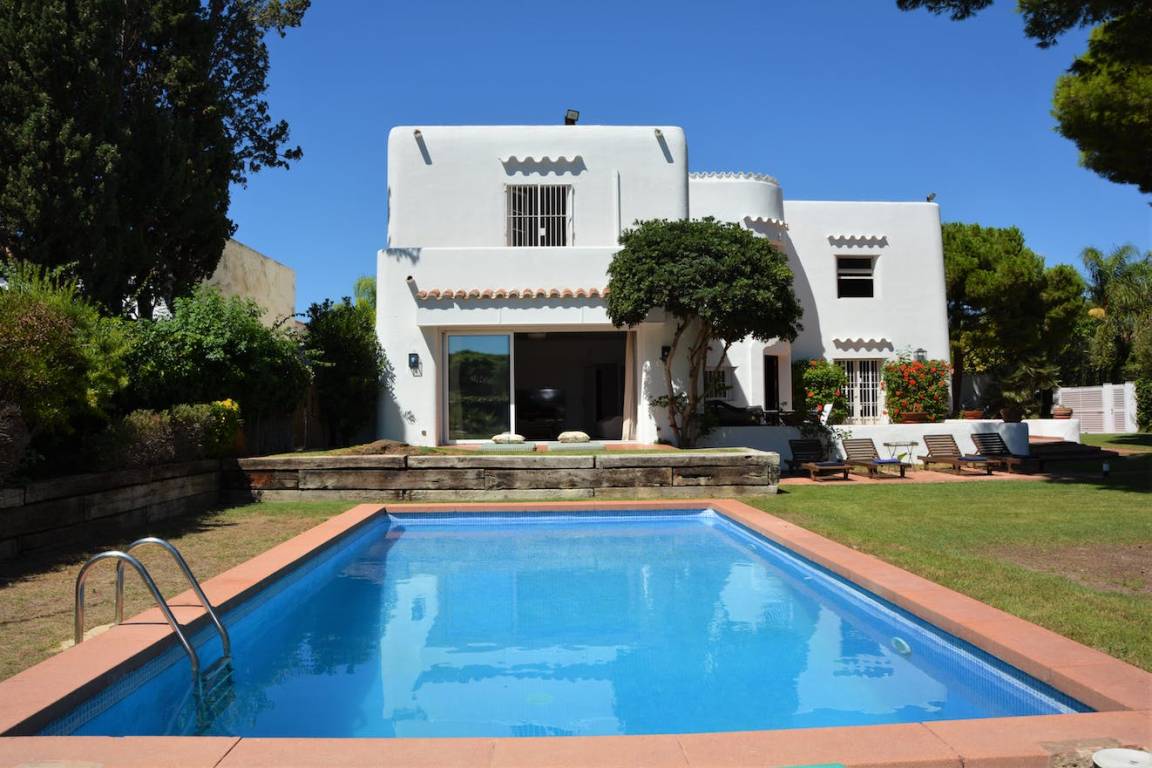 500 M² House ∙ 5 Bedrooms ∙ 12 Guests - Sitges
