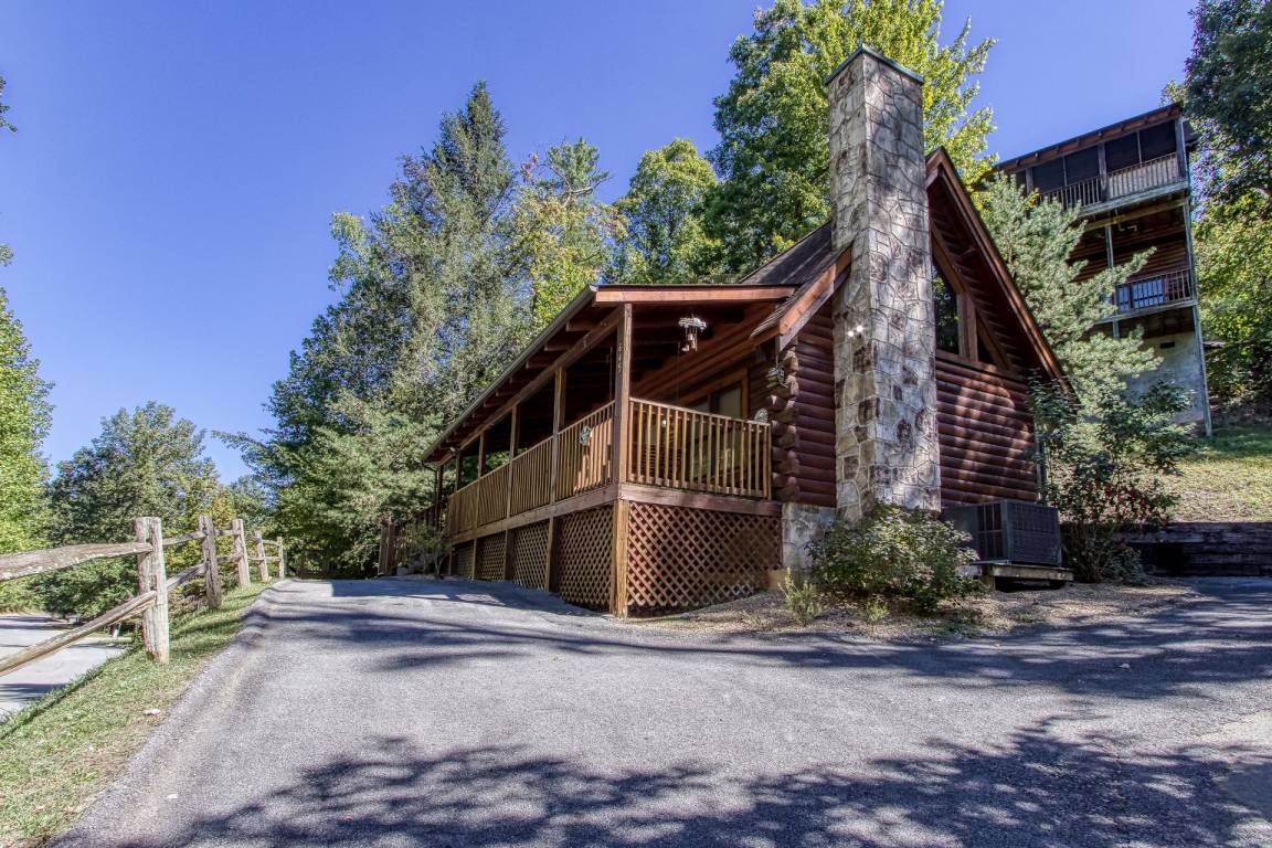 Cabin ∙ 1 Bedroom ∙ 6 Guests - Pigeon Forge, TN