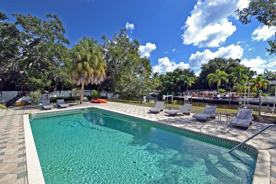 House ∙ 4 Bedrooms ∙ 10 Guests - Siesta Key, FL