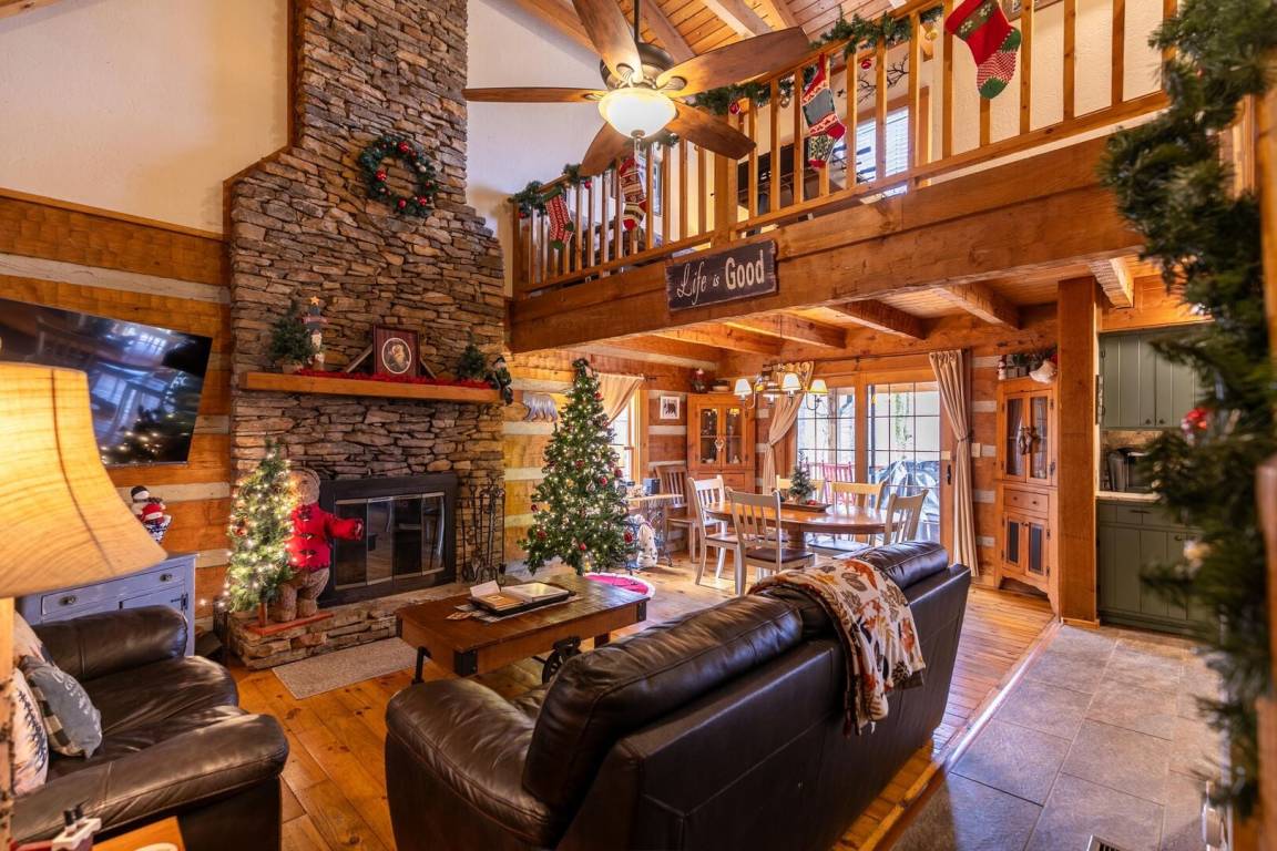Cabin ∙ 3 Bedrooms ∙ 8 Guests - Boone, NC