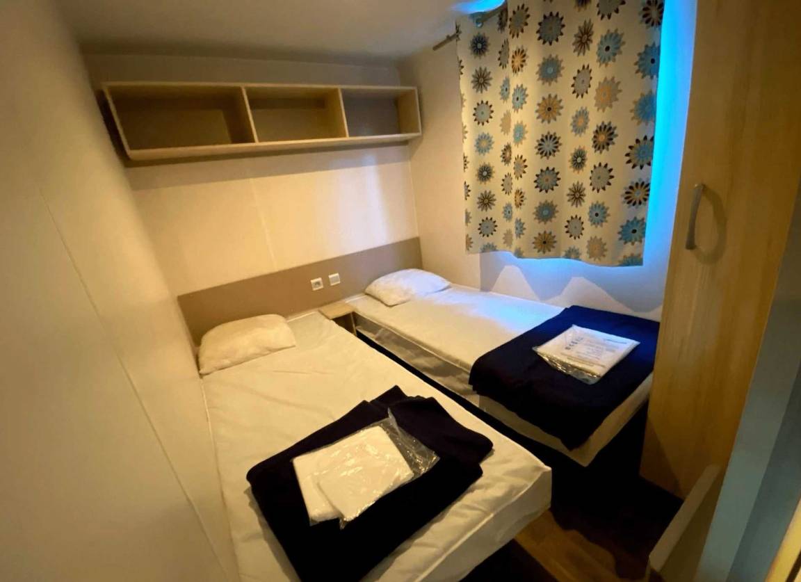 28 M² Camping ∙ 3 Chambres ∙ 8 Personnes - Dole